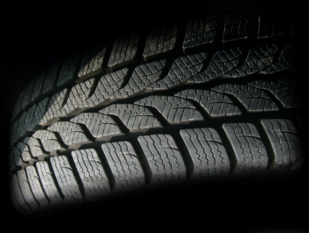 Choosing the best OTR tyre tread pattern for your vehicle's performance ...